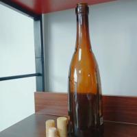 China 300ml 750ml 1000ml Classical Luxury Customized Amber Glass Bottle for Juice Packaging for sale