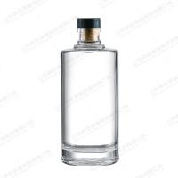 China Customized Xo Transparent Glass Bottle 500ml 750ml Whisky Gin Bottle With Cork Stopper for sale