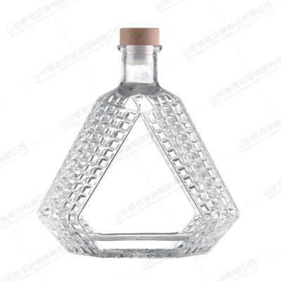 China Customized 500ml Square Glass Bottle for Liquor 50cl made of Healthy Lead-free Glass for sale