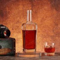 China Customized Glass Bottle 70cl 75cl Square Whiskey Spirit Glass Bottle with Custom Cork for sale