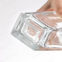 China Acceptable Customer's Logo Crystal Flint 700ml Spirit Glass Bottle for London Dry Gin for sale