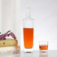 China Acceptable Customer's Logo Crystal Flint 700ml Spirit Glass Bottle for London Dry Gin for sale