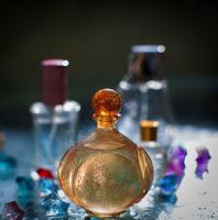 China 10ml 20ml 50ml 100ml Crystal Clear Perfume Glass Bottle with Cap Glass Body Material for sale