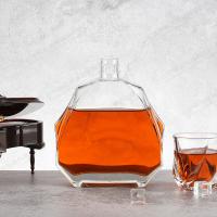 China Custom Size Accepted Glass Bottles for Vodka XO Whisky Brandy Shape in 350ml 550ml 750ml for sale