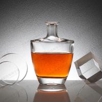 China Healthy Lead-free Glass Bottle for Hot Stamping Gold Alcohol Bottle for sale