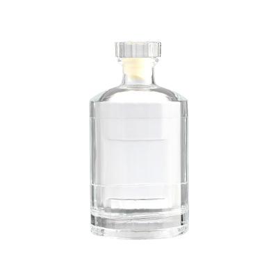 China 750ml Clear Glass Rum Whiskey Vodka Brandy Liquor Bottle for Wine Custom Size Accepted for sale