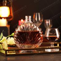 China Hot Item Creative Shell-Shaped Transparent Whiskey Gin Rum Spirit Glass Bottle with Cork for sale
