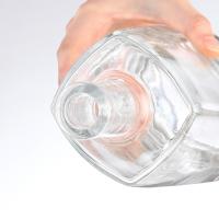 China Customied Bottle Color 500ml 750ml Gin Glass Bottle With Lid for Beverage Distribution for sale