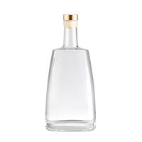 China Customied Bottle Color 500ml 750ml Gin Glass Bottle With Lid for Beverage Distribution for sale