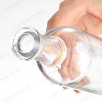 China Healthy Lead Free Glass Bottles Bespoke 500ml 700ml 750ml For Brandy Vodka Rum for sale