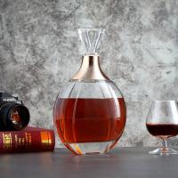 China 750ml Glass Bottle for Wine Drinking in Clear Design for sale