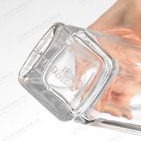 China 750ml Square Glass Bottle For Gin Whiskey Wine Vodka Healthy Lead Free Material for sale