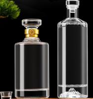 China Custom 700ml Crystal Xo Wine Bottle Glass Bottles Brandy Whisky Glass Bottle With Cork for sale