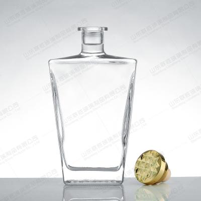 China Customized Bottle Color Whisky Liquor and Wine Square Glass Bottle with Cap in Custom Size for sale