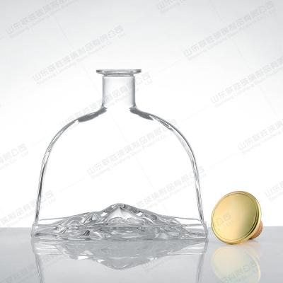 China 500ml Square Glass Wine Bottle with Cock Shaped Brandy Glass Empty for sale