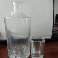 China 500ml Clear Thick Bottomed Glass Bottle for Wine Customized Creativity Mountain Design for sale