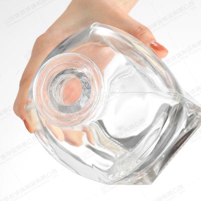China Customized 700ml Glass Wine Bottle The Perfect Addition to Your Wine Collection for sale