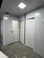 China Modernist Obsidian Gray 20ft Expandable Container House 38.2m² with Broken Bridge Aluminum Glass Door for sale