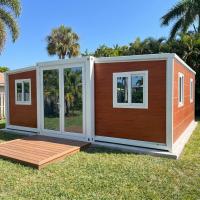 China Premium 20ft Expandable Container House - Natural Wood Finish for sale