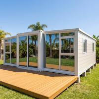 China Luxury 20ft Expandable Container House - Panoramic Mirrored Glass for sale