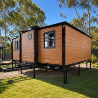China 20ft Expandable Container House on Wheels for Relocatable Cabins - Mobile Chassis Edition for sale