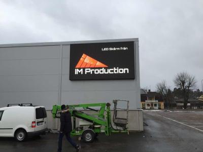 China Front Open 6500 Nits SMD2727 P5 Outdoor LED Signs Screen for sale