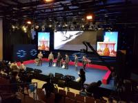China HD 2.9mm Stage Video Display Led Panels Rental Die Cast Aluminum Cabinet with Mask for sale