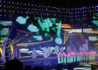 China P3.9 Slim Hanging Bar LED Display LED Video Wall Hire For Entertainment Wedding for sale
