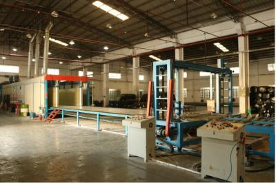 China Polystyrene Flexible Foam Production Line - 18m Oven Length, 300kg/min Output for Mattress Manufacturing for sale