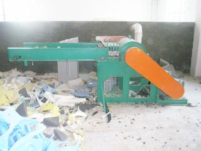 China Waste Recovery Foam Crushing Machine 100-300Kg/h Capacity for Cushion Pillow Mattress Processing for sale