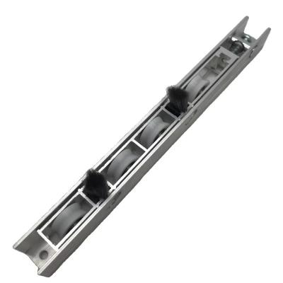China Hardware Accessories Heavy Duty Aluminium 4 Rollers Sliding Rollers Door Roller Sliding Door Wheels with Weatherstrip for sale