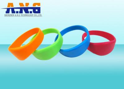 China Custom logo printing RFID Wristbands 125kHz TK4100 RFID Bracelet for resort for sale