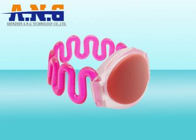 China Waterproof Plastic UHF Rfid Wristbands for SPA , High Temperature Resisted for sale