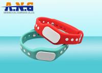 China Newest Type High Quality Silicone RFID Wristband 13.56Mhz NFC Bracelet for sale