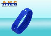China Long Range up to 8 Meters Waterproof Soft RFID UHF Silicone Wristband for sale