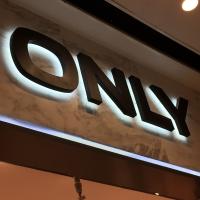 China 3D Logo Backlit Channel Letter Signs Milk White Acrylic / Polycarbonate for sale