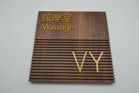 China 254*254mm Custom Directional Arrow Signs For Airport / Stations for sale