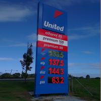 China LED Modern Pylon Signs Aluminum / Stainless Steel For Gas Station Buildings for sale