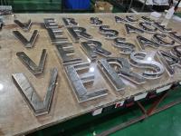 China 3D Acrylic LED Edge Lit Signs Brass / Chromed Wall Mounted for sale