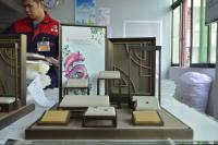 China Interior Visual Merchandising Displays PC / Acrylic For Jewelery Showing for sale