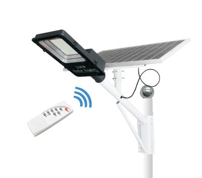 China 3.2V 5000mA High Lumen Solar Light 300W 7 Rainy Days for sale
