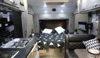 China Luxury Off Road Caravan Camper Van Integrated Sink 3 Burner Hob Home Like Dining for sale