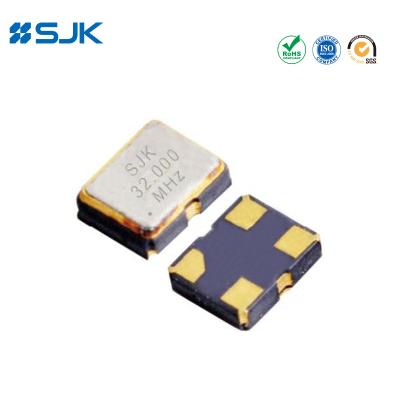 China SMD 2520 VC-TCXO 21.600MHz,3.3V,-40~+85℃±0.5ppm,±4ppm@1.5V±1.0V For LMR Land Mobile Radio for sale