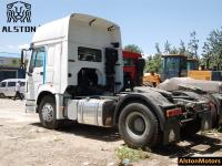 China New Sinotruk HOWO 290HP 4×2 High Roof Tractor Truck for Sale in Uganda – CIF Mombasa Price for sale