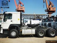 China New SINOTRUK HOWO 400HP 6x4 Tractor Head Kenya RHD for sale