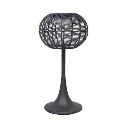 China Globe Solar Garden Floor Lamp for Courtyards and Outdoor Lounges for sale