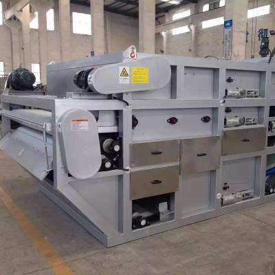 China Low Speed High Torque Sludge Centrifuge Machine - 30% Energy Saving, 75 dB Noise Level for Industrial Dewatering for sale