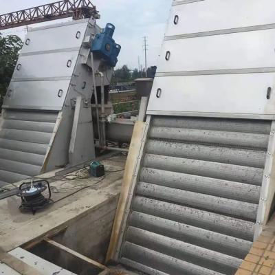 China SS316 Stainless Steel Bar Screen with 1-5mm Adjustable Spacing and 35° Installation Angle for Seawater Treatment for sale