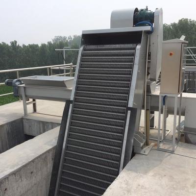 China Chain and Flight Rake Mechanical Bar Screen - 1-5mm Gap, 35° Installation Angle for Wastewater Treatment for sale