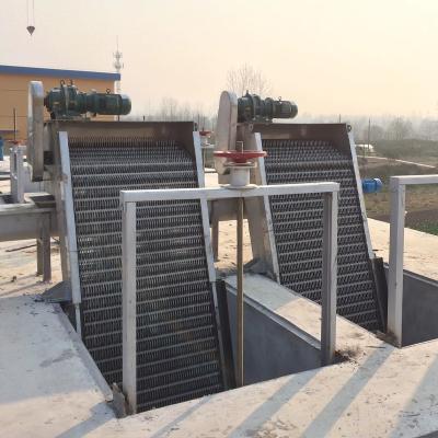 China 2200mm IoT Mechanical Bar Screen with 1-5mm Gap and 35° Installation Angle for Wastewater Treatment for sale